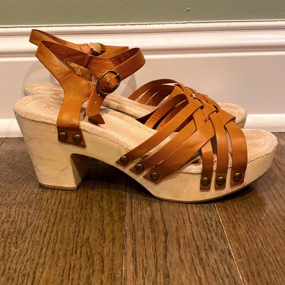 Restricted | Shoes | Restricted Cate Tan Strappy Platform Sandals ...